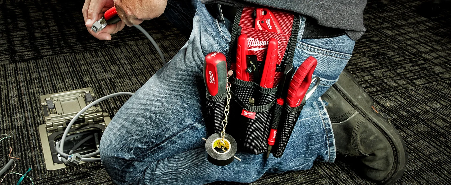Durable Zipper Utility, Tiered and Jobsite Pouches| Milwaukee Tool