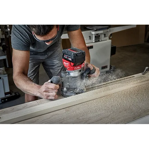 Compact Router Plunge Base | Milwaukee Tool